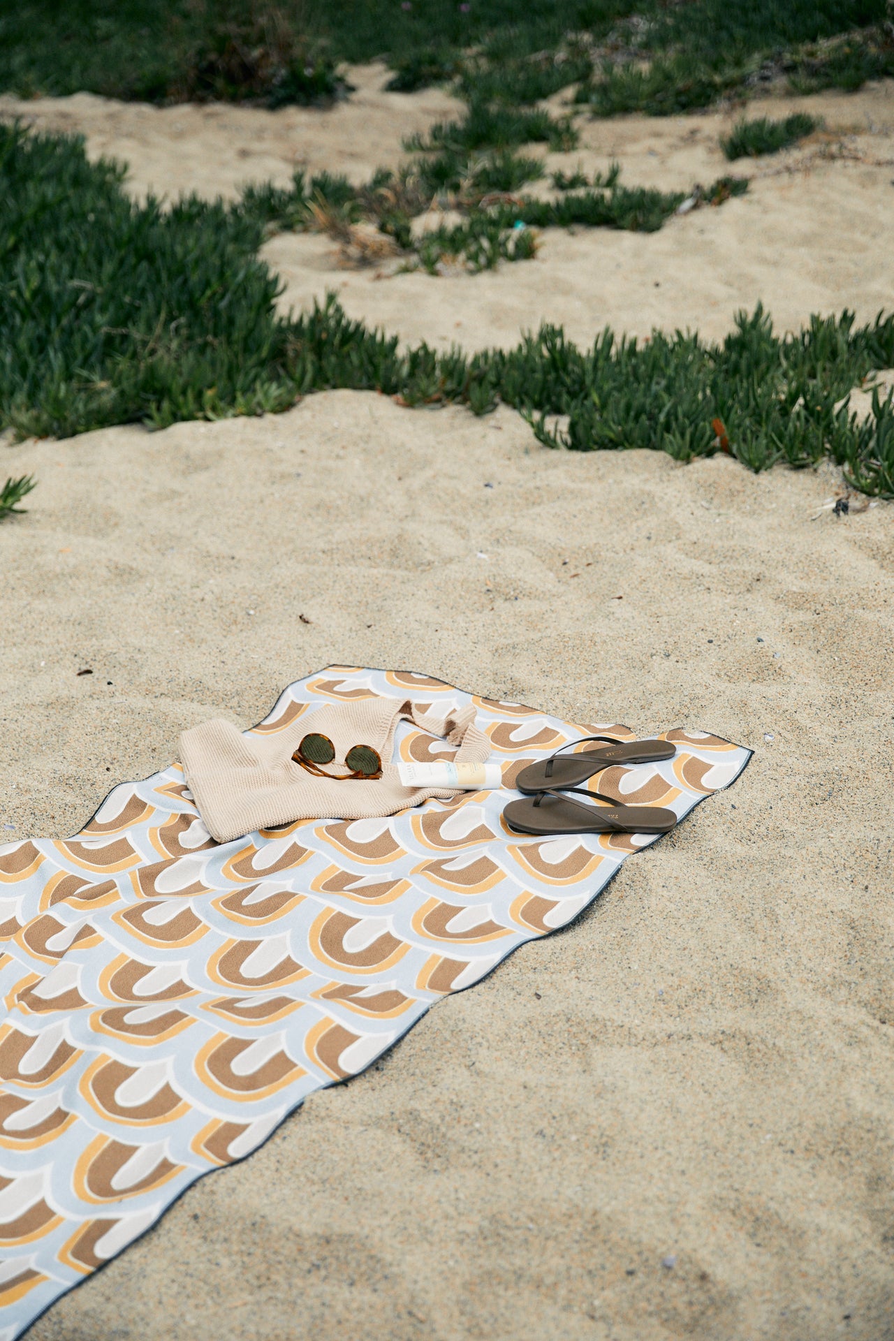 Rained On Micro-loop Beach Towel | Geometry – GEOMETRY